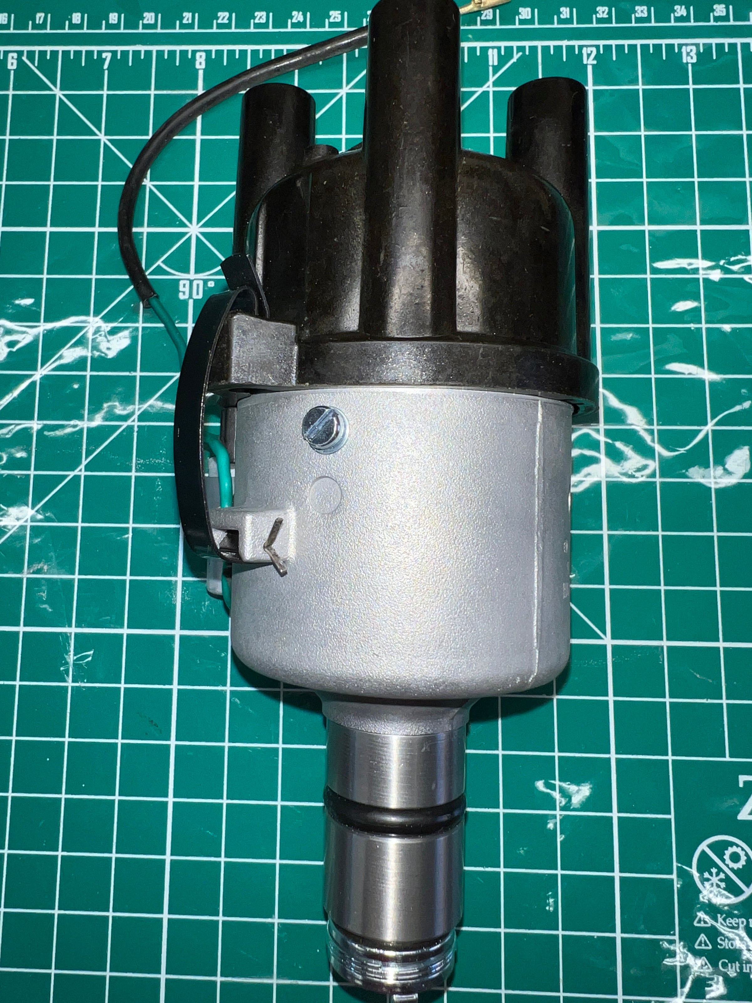 Restored Bosch 050 mechanical advance only distributors | Sparxwerks