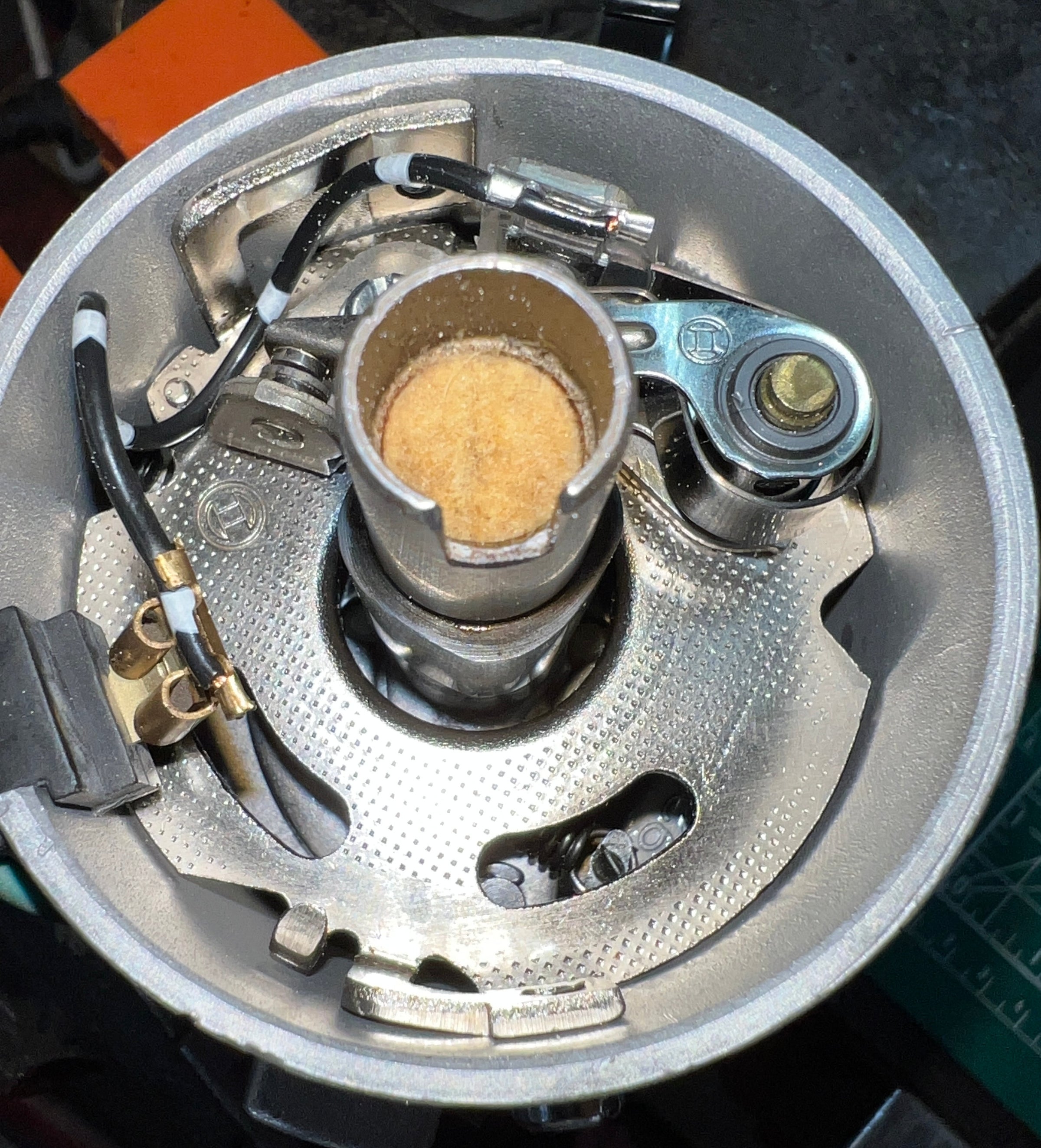 Restored Bosch 050 mechanical advance only distributors | Sparxwerks