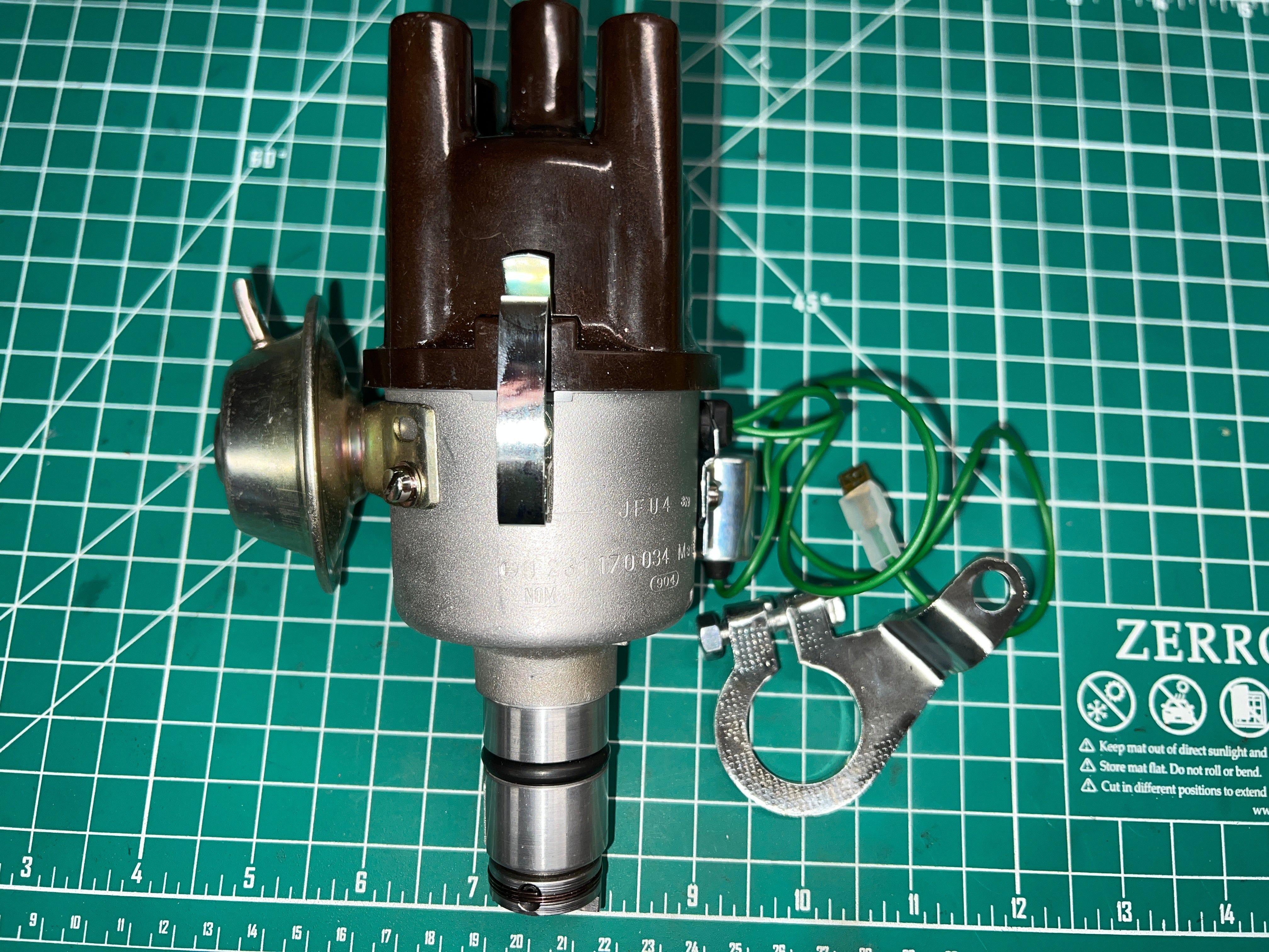 Restored Mexican Bosch 034 SVDA distributor | Sparxwerks