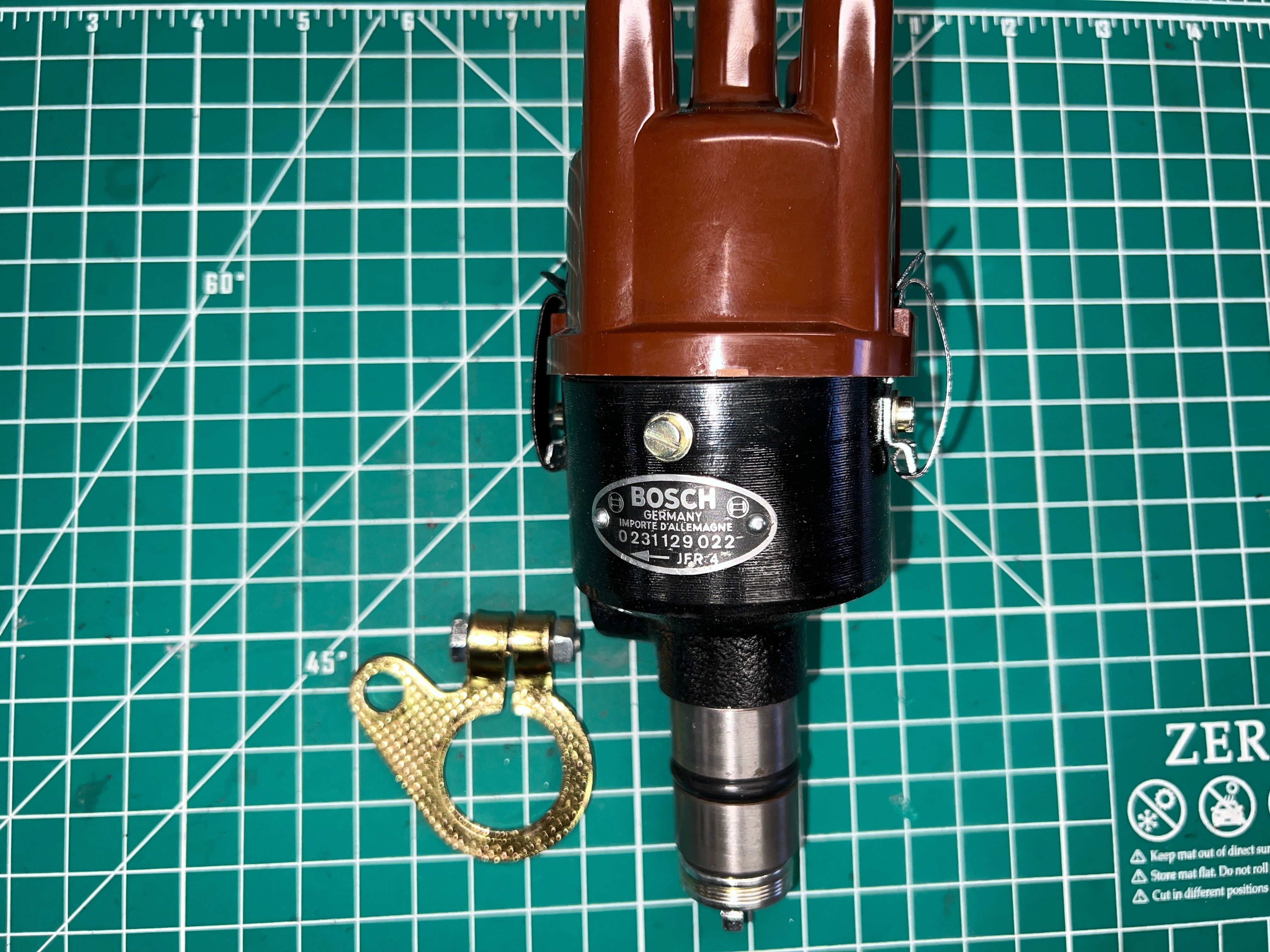 Restored German Bosch 022 cast iron distributor | Sparxwerks