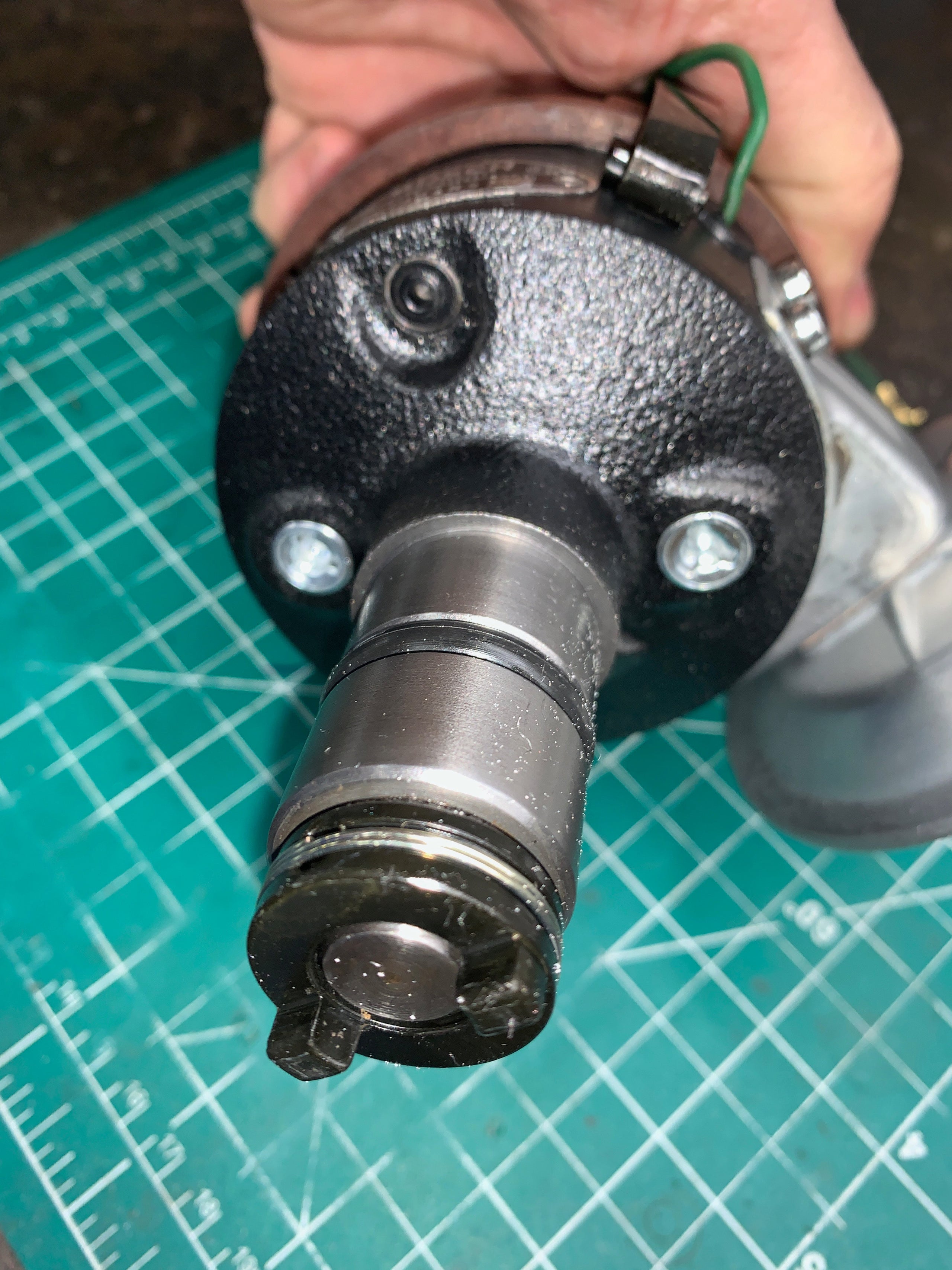 Restored Bosch big cap distributor w/NOS Bosch vacuum canister | Sparxwerks